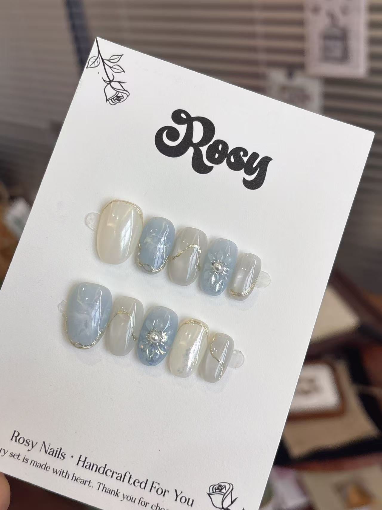 Frosted Bloom – Rosy Nails